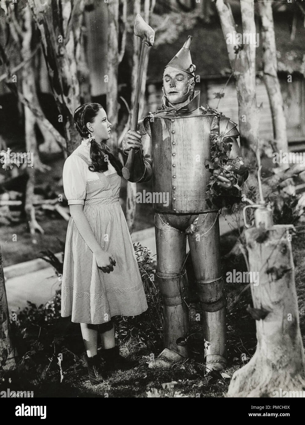 Judy Garland, Jack Haley, in "The Wizard of Oz" (MGM, 1939). File ...