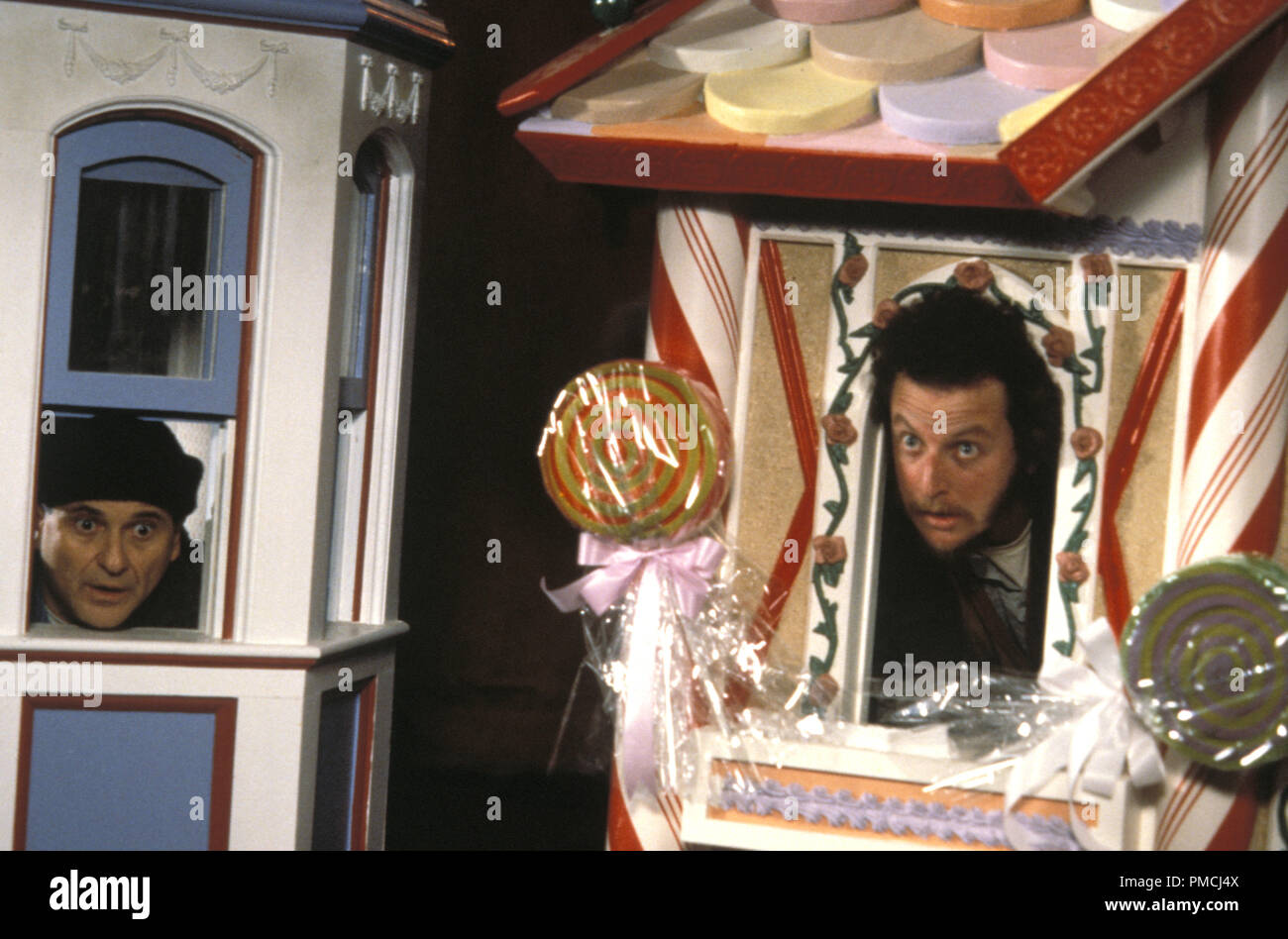 Home Alone 2 Film Still High Resolution Stock Photography and Images ...