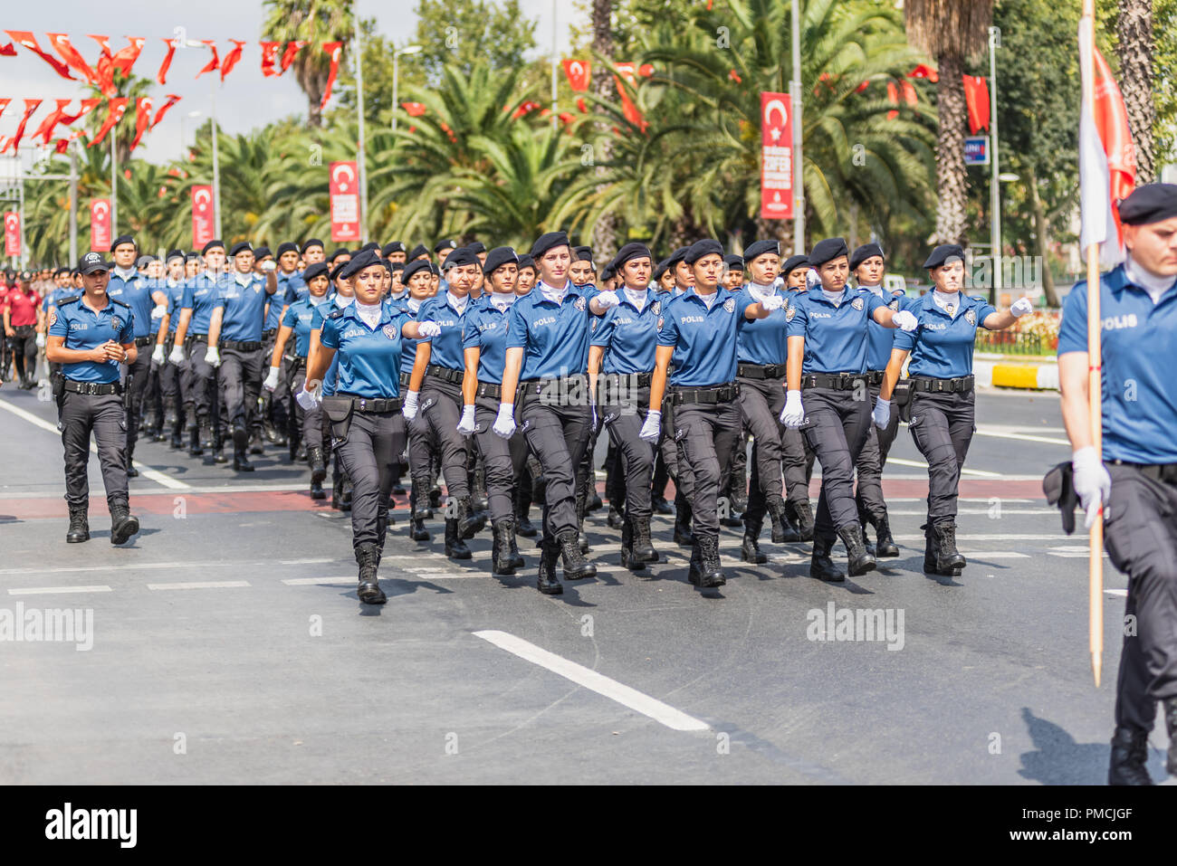 Turkish women soldiers hi-res stock photography and images - Alamy
