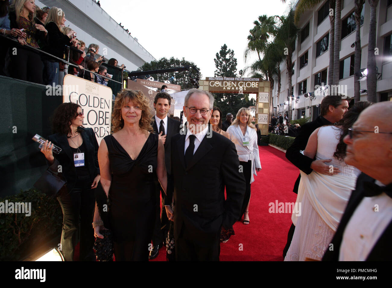 Steven spielberg wife kate capshaw hi-res stock photography and images ...