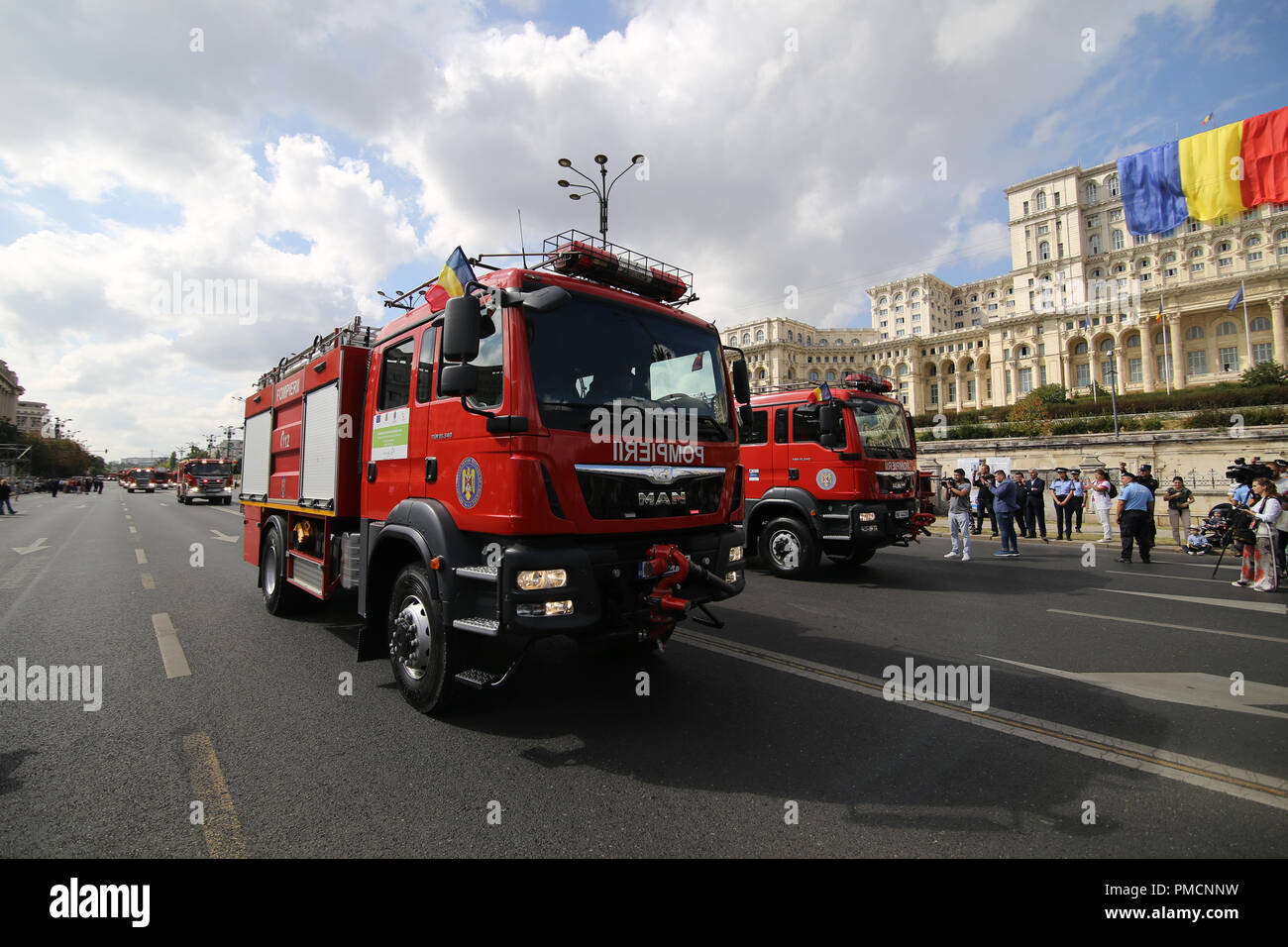 Firetruck in firehouse hi-res stock photography and images - Alamy
