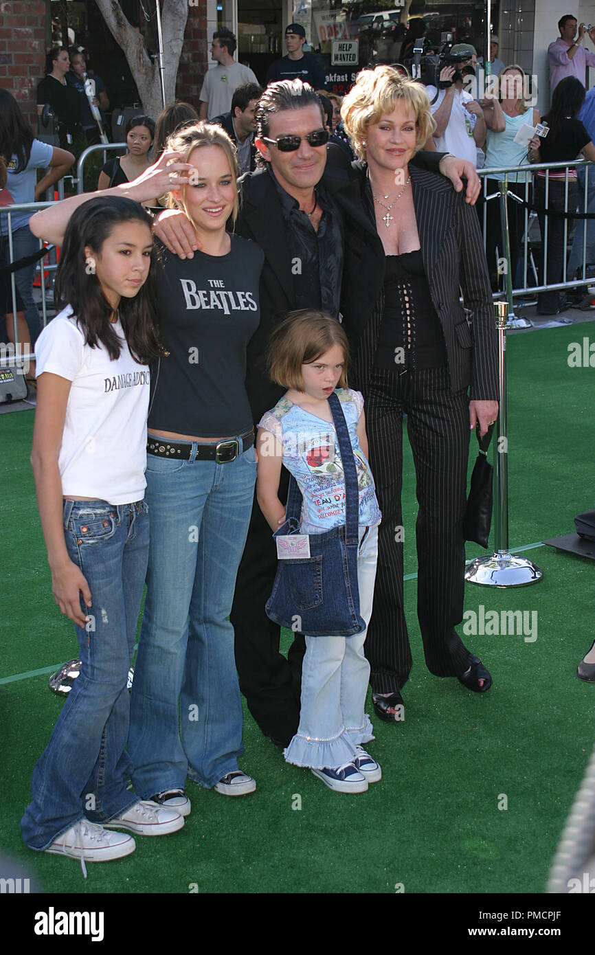 "Shrek 2" Premiere 5/08/2004 Antonio Banderas, Melanie Griffith and ...