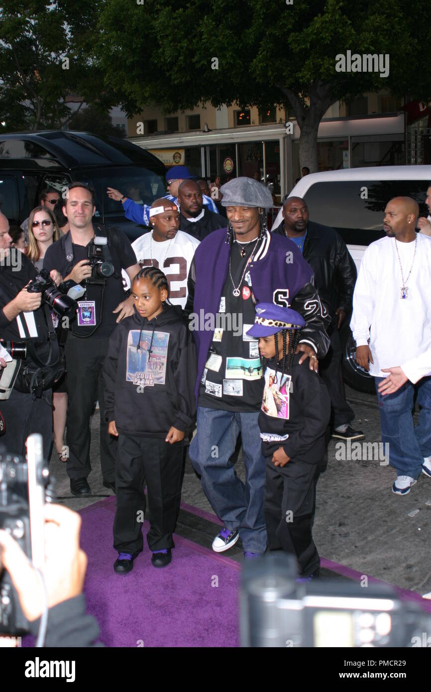 Soul Plane Premiere 5-17-2004 Snoop Dogg with kids Photo by Joseph ...