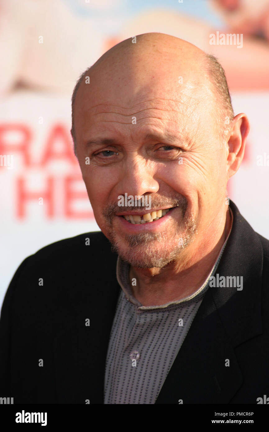 "Raising Helen" Premiere 5-26-2004 Hector Elizondo Photo by Joseph ...