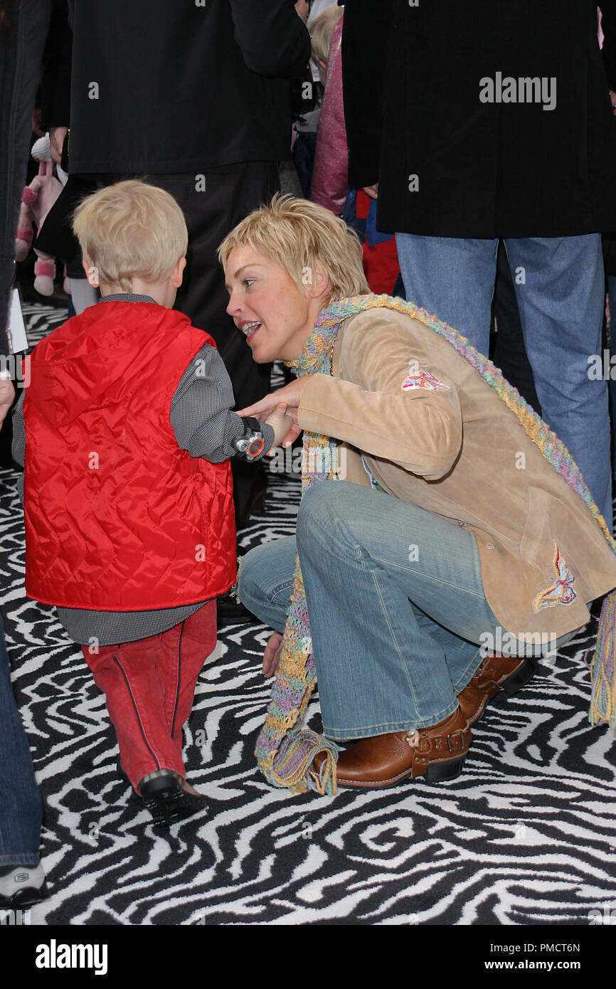 Sharon stone and son roan hi-res stock photography and images - Alamy