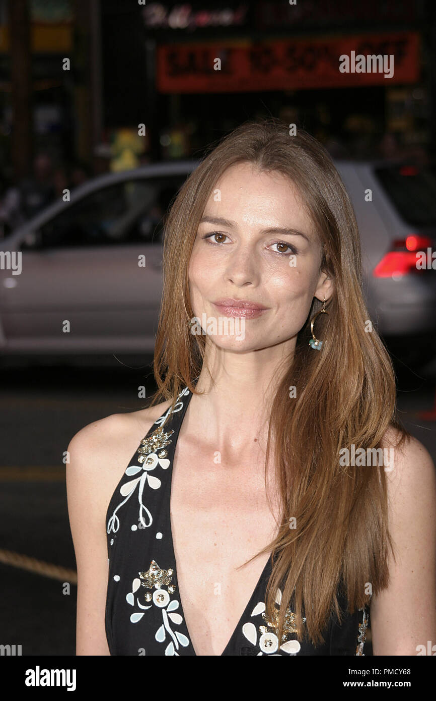 "Poseidon" (Premiere) Saffron Burrows 05-10-2006 / Grauman's Chinese ...