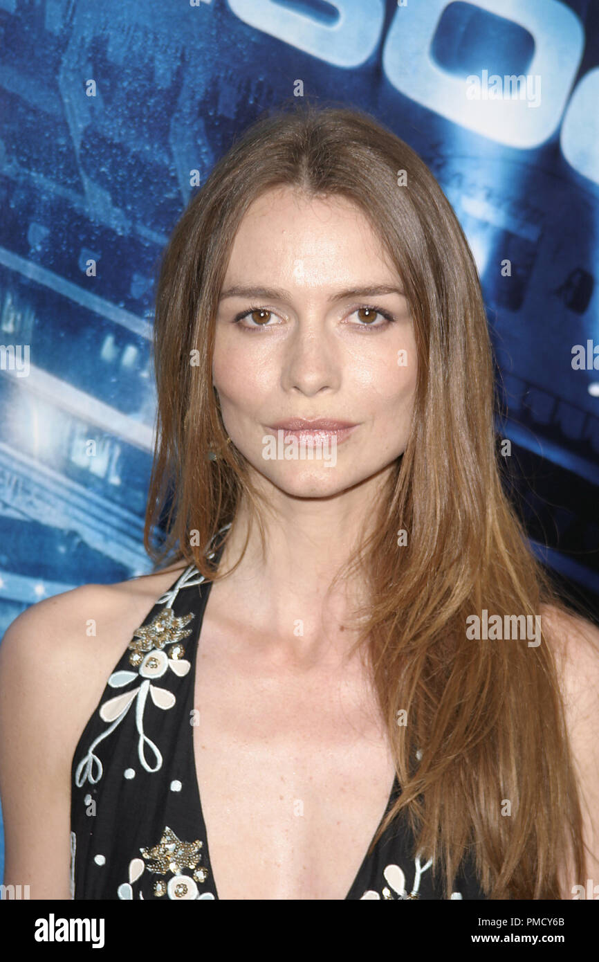 "Poseidon" (Premiere) Saffron Burrows 05-10-2006 / Grauman's Chinese ...