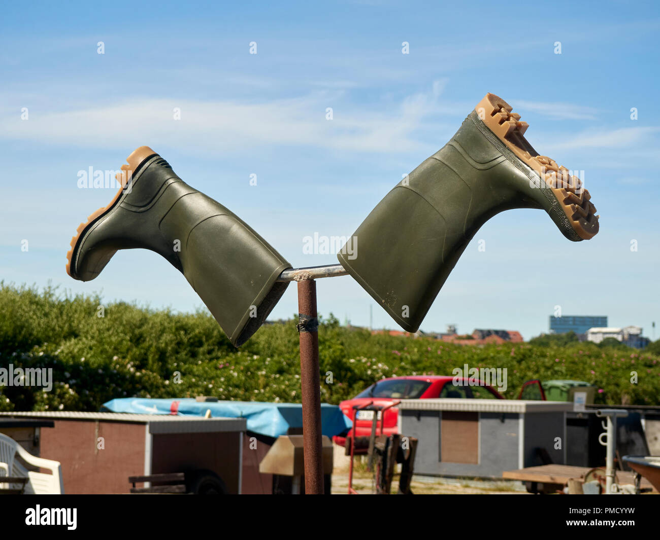 Hanged out hi-res stock photography and images - Alamy