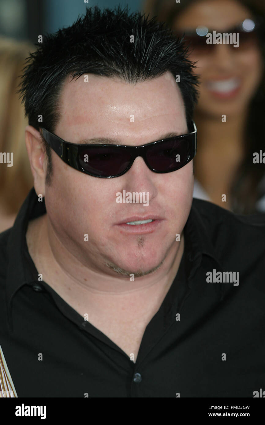 Lead singer with hi-res stock photography and images - Alamy