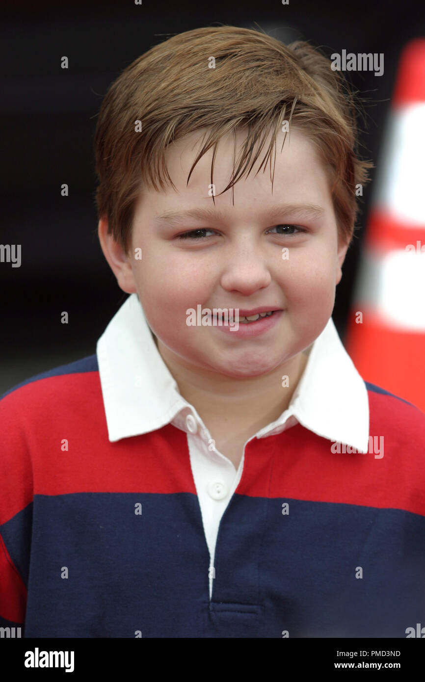 Angus jones 2003 looney tunes hi-res stock photography and images - Alamy