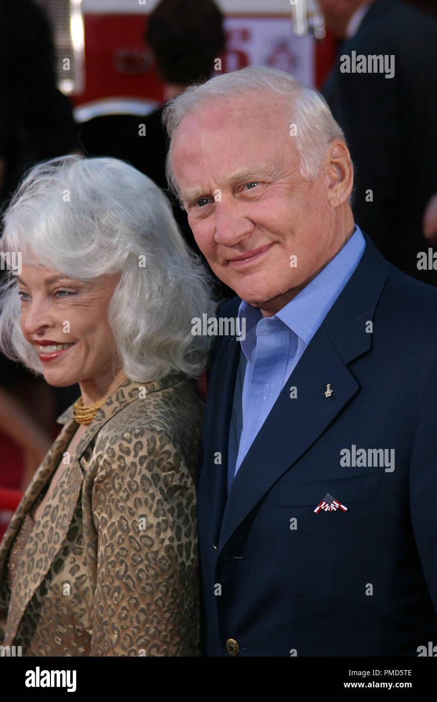 Buzz aldrin and wife lois hi-res stock photography and images - Alamy