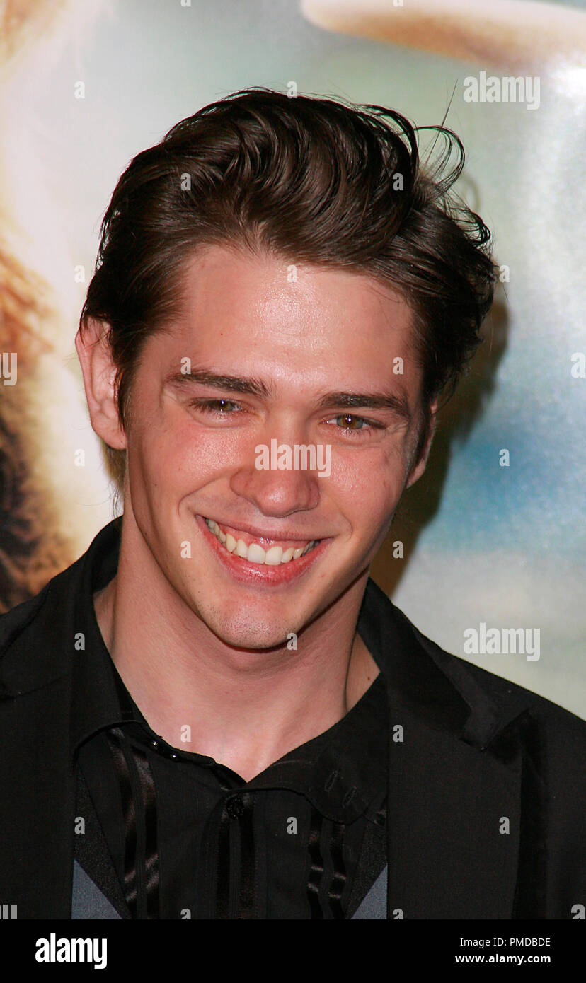 "10,000 B.C." Premiere Zach Wilson 3-5-2008 / Grauman's Chinese Theatre ...