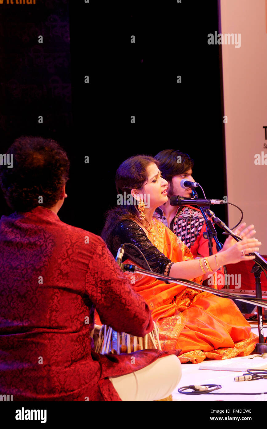 Kaushiki Chakraborty singing Indian Classical vocal abhang/ bhajans ...