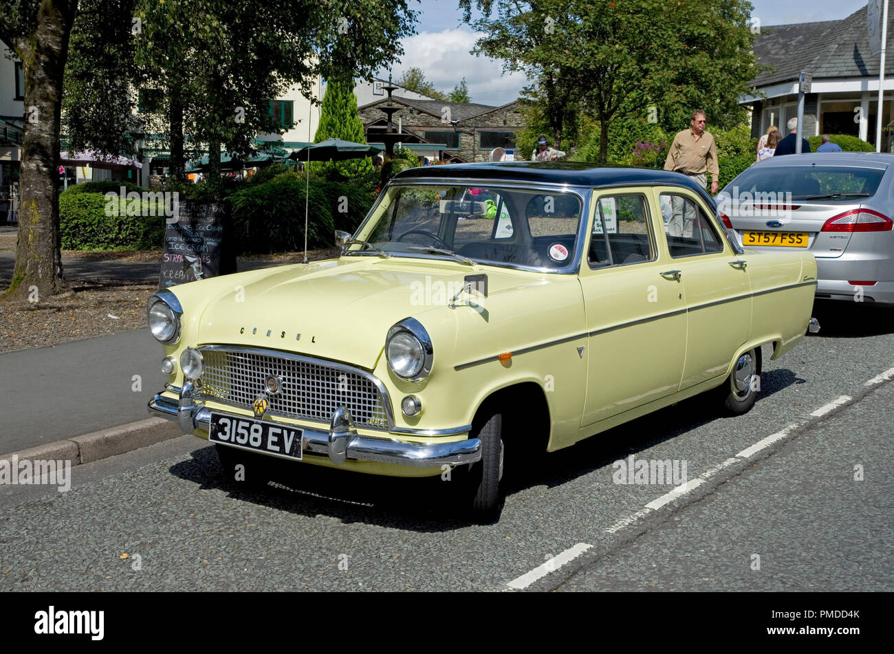 Ford consul saloon hi-res stock photography and images - Alamy