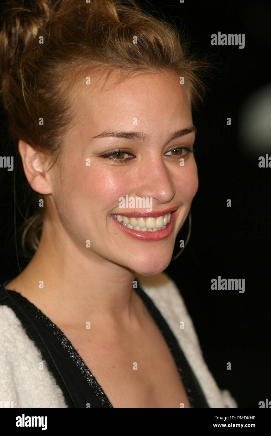 Cheaper By The Dozen Premiere 12/14/2003 Piper Perabo Photo By Joseph ...