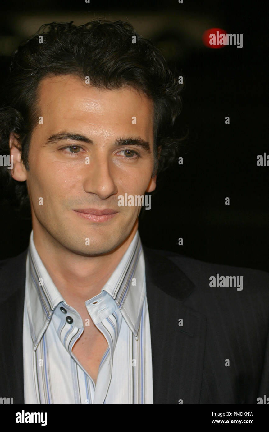 "Win a Date with Tad Hamilton" Premiere 1-9-04 Robert Luketic Photo By ...