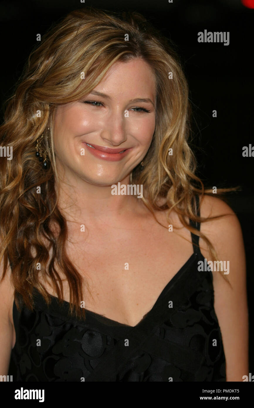 "Win a Date with Tad Hamilton" Premiere 1-9-04 Kathryn Hahn Photo By ...
