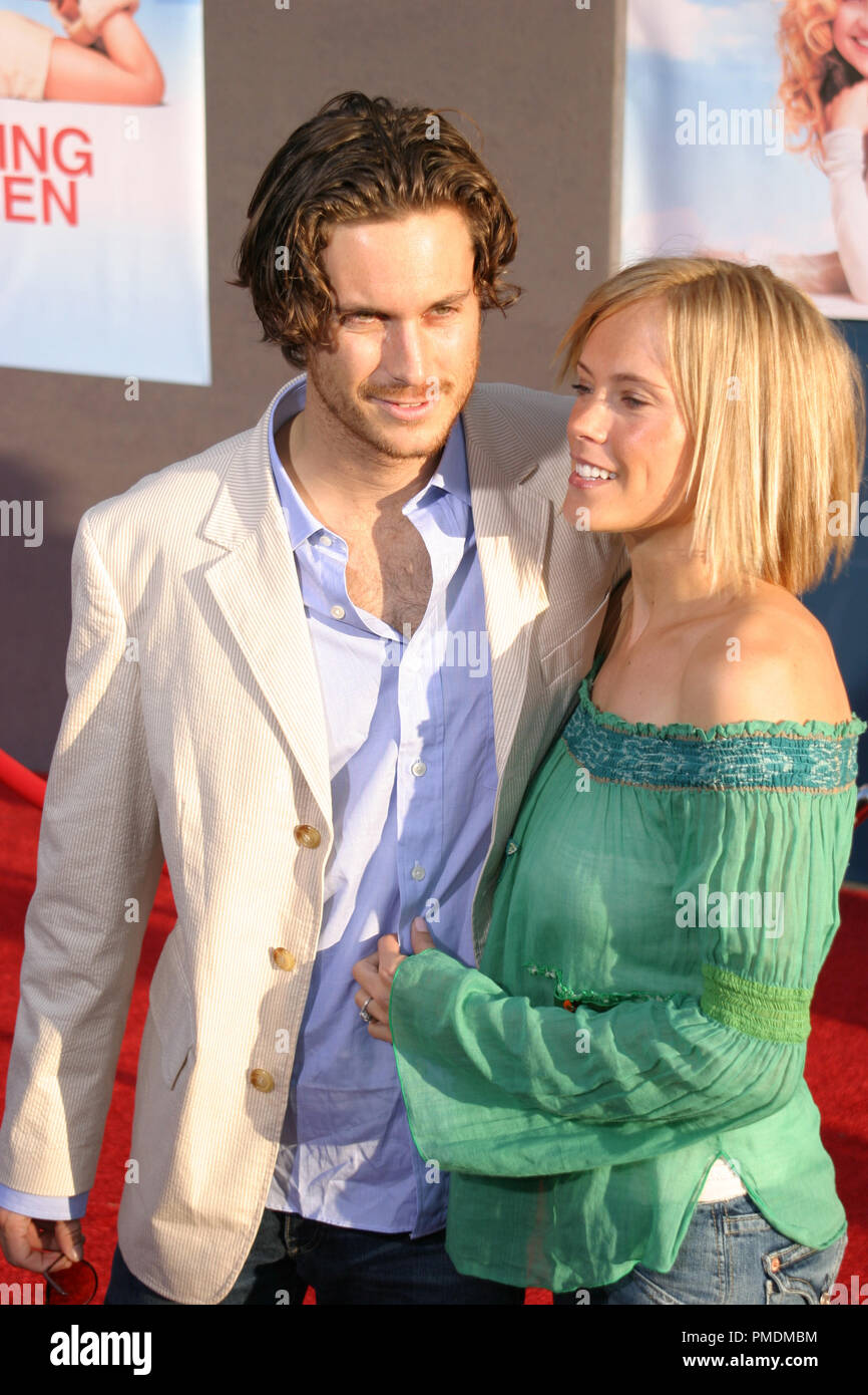 Raising Helen Premiere 5-26-2004 Oliver Hudson and fiancee Erinn ...