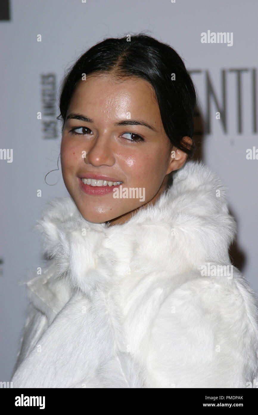 "After The Sunset" Premiere Michelle Rodriguez 11-04-2004 Photo by ...