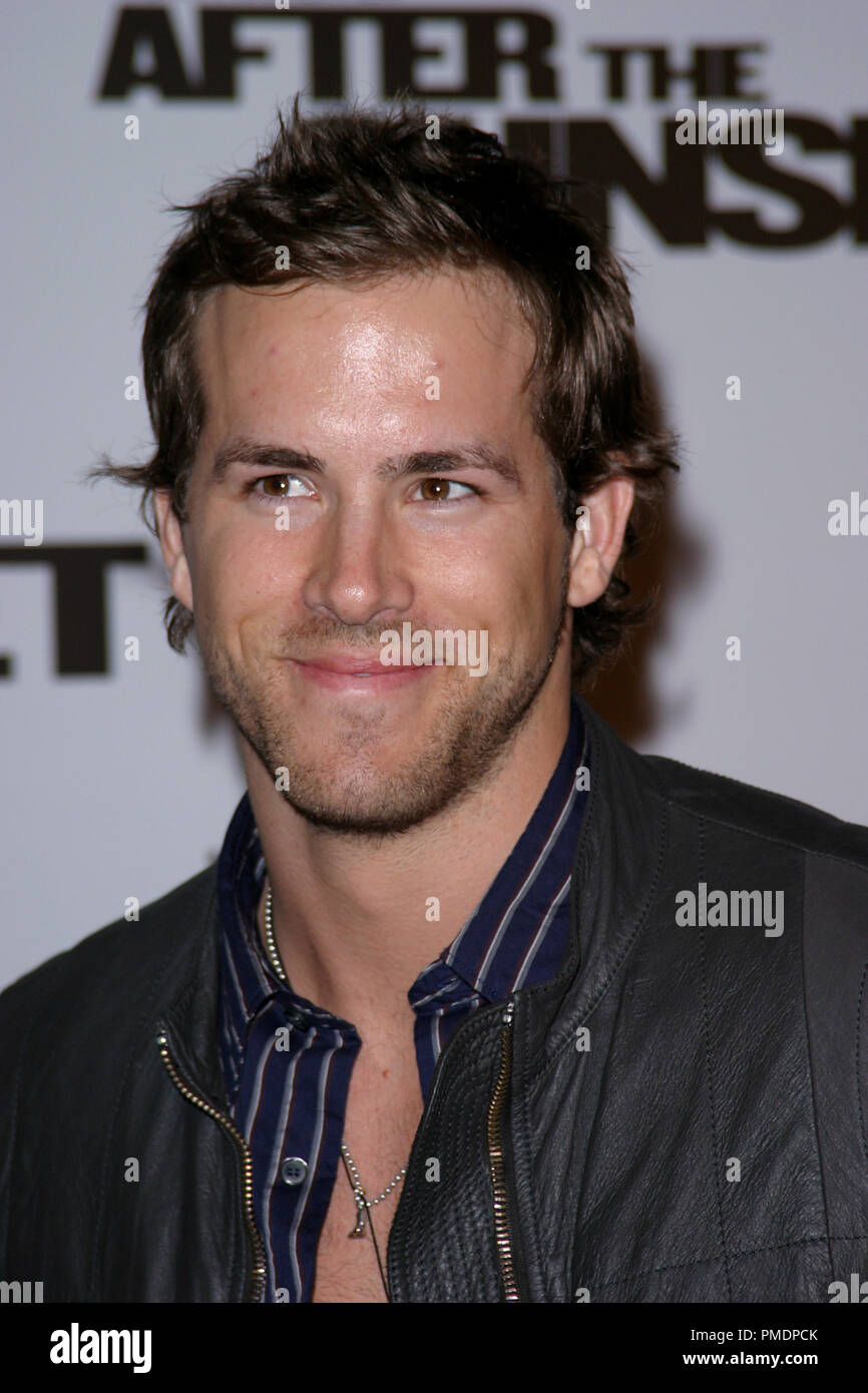 "After The Sunset" Premiere Ryan Reynolds 11-04-2004 Photo by Joseph ...