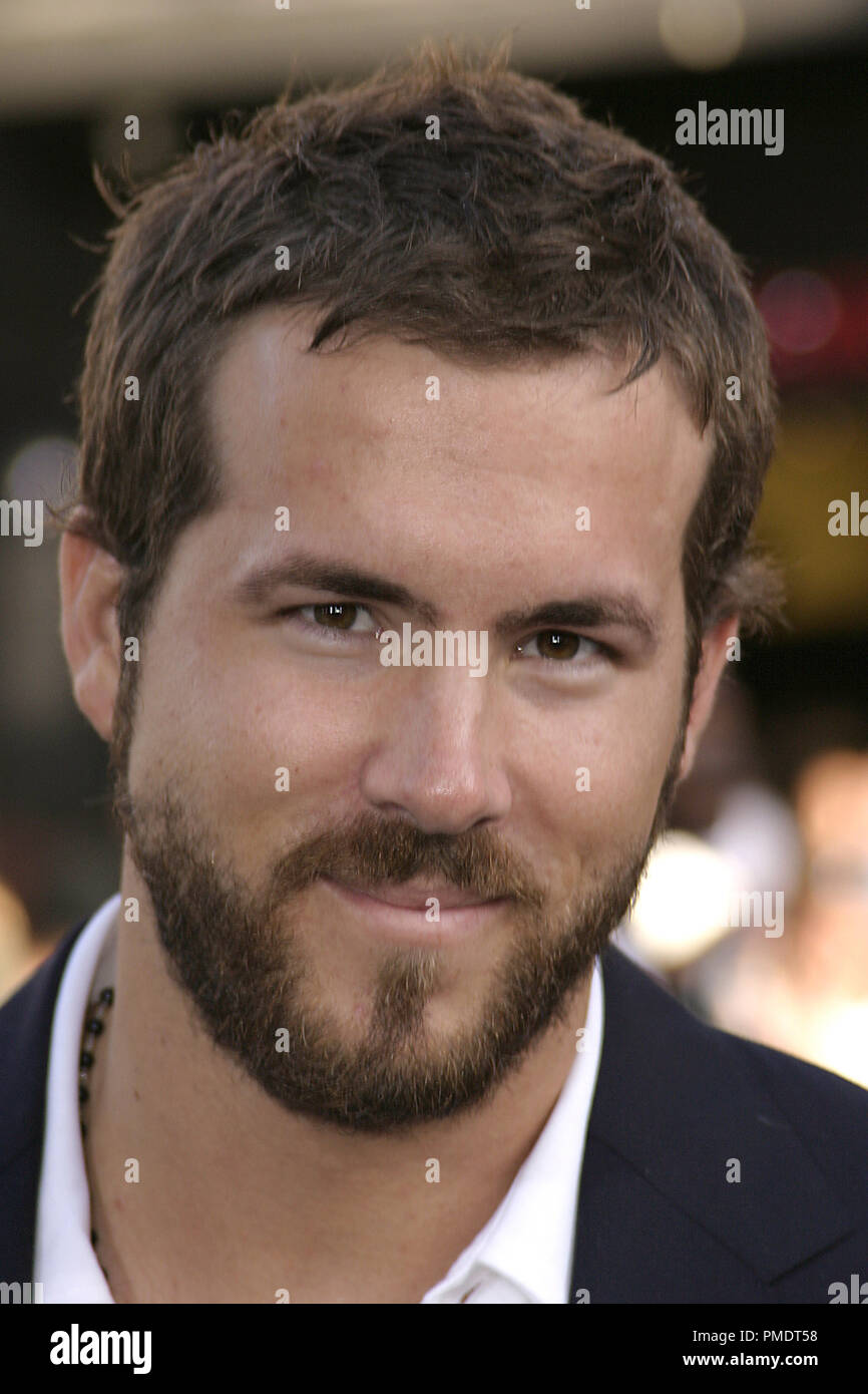 "Batman Begins" (Premiere) Ryan Reynolds 06-06-2005 / Grauman's Chinese ...