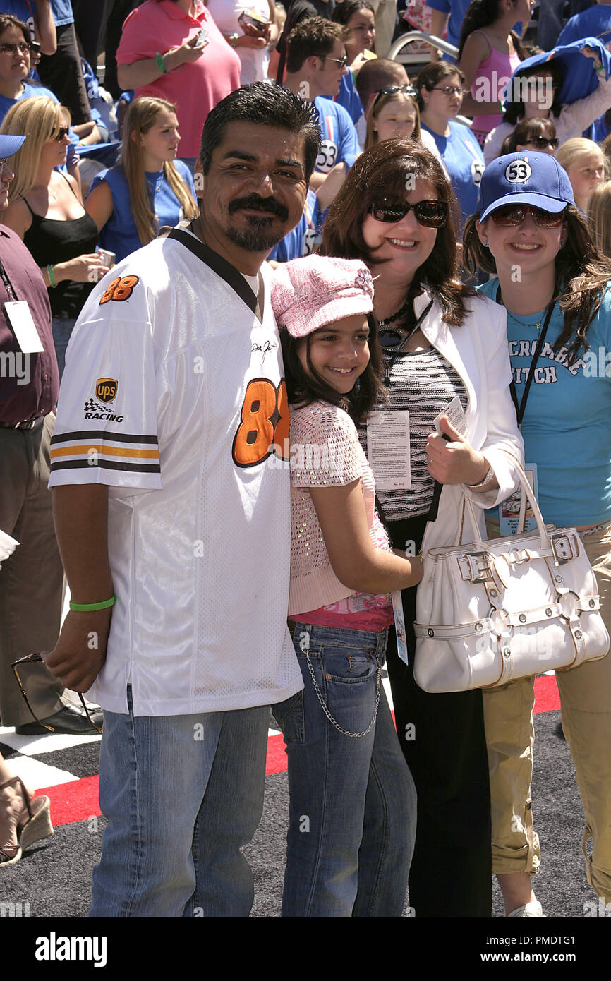 George lopez and his wife hi-res stock photography and images - Alamy