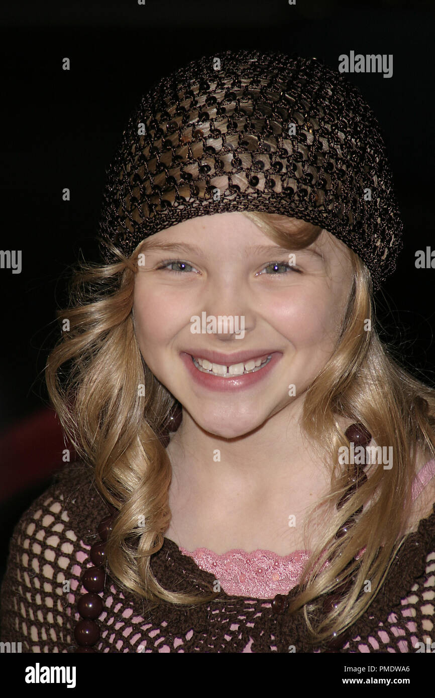 "Firewall" (Premiere) Chloe Moretz 02-02-2006 / Grauman's Chinese ...