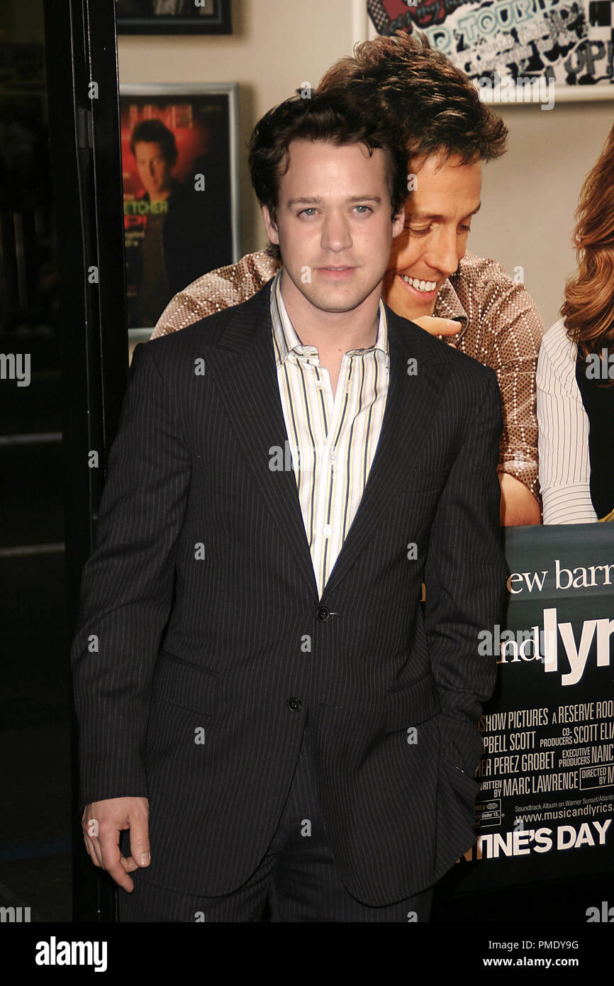 "Music and Lyrics" (Premiere) T.R. Knight 2-7-2007 / Grauman's Chinese ...