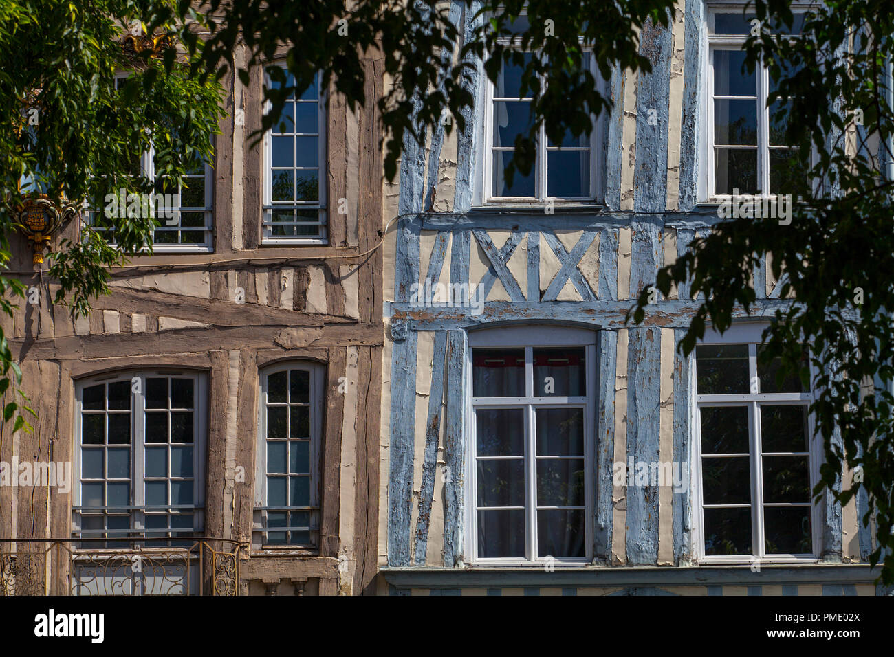 Traditional norman houses hi-res stock photography and images - Alamy