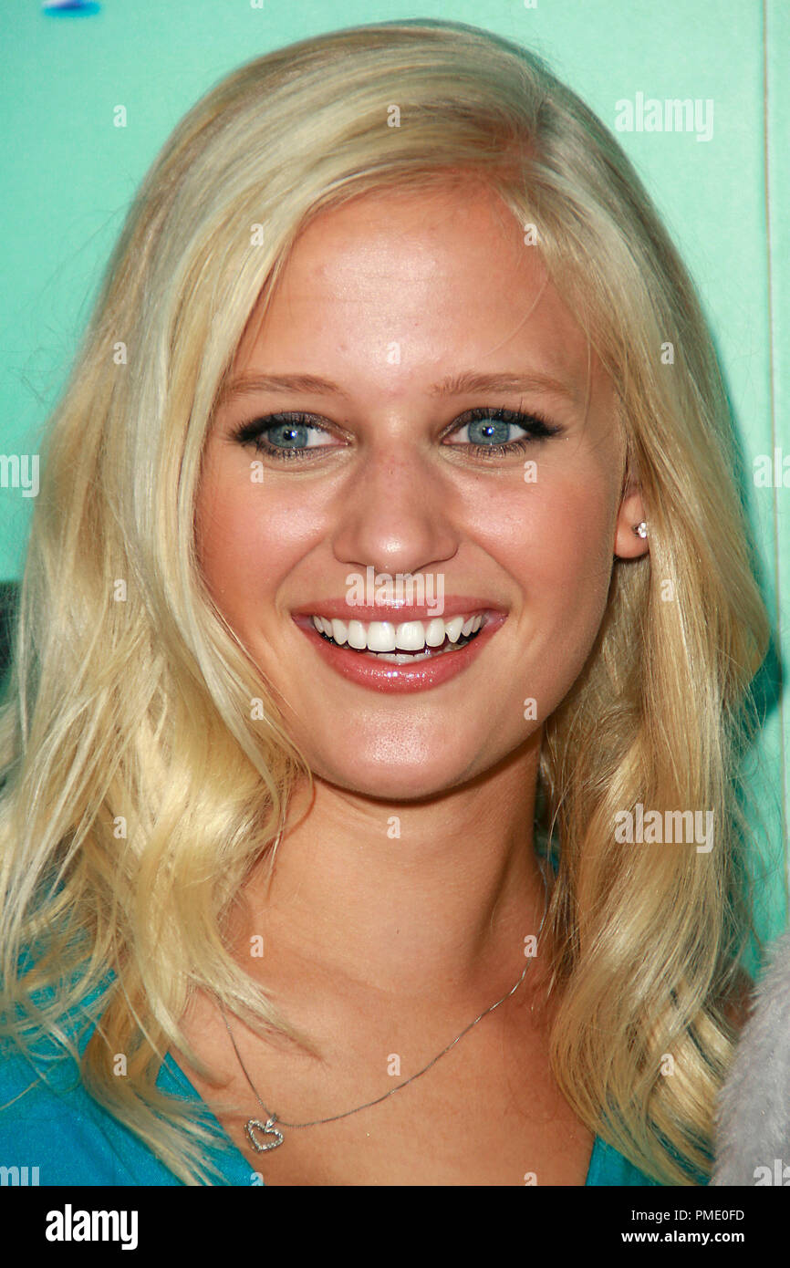 "Eye of the Dolphin" (Premiere) Carly Schroeder 8-21-2007 / ArcLight ...
