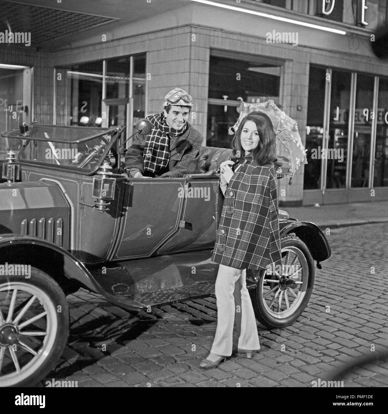 Car singing Black and White Stock Photos & Images - Alamy