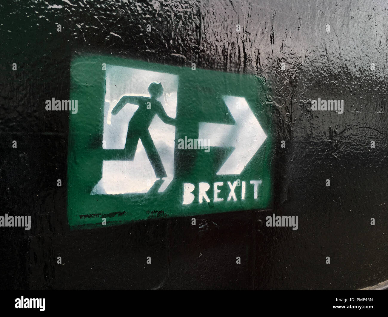 British exit sign hi-res stock photography and images - Alamy