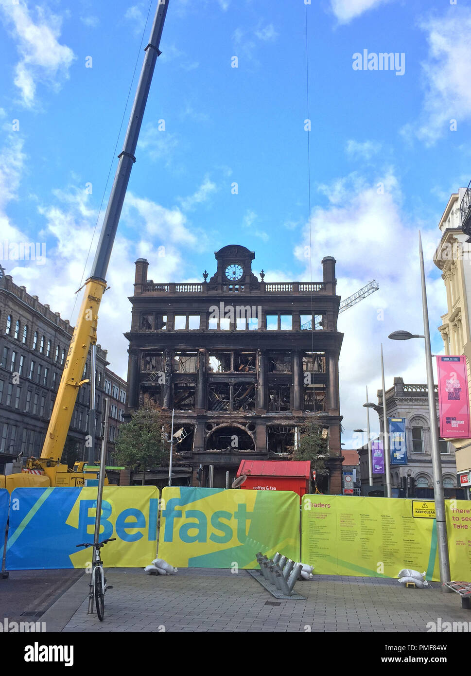 Devastated city hi-res stock photography and images - Alamy