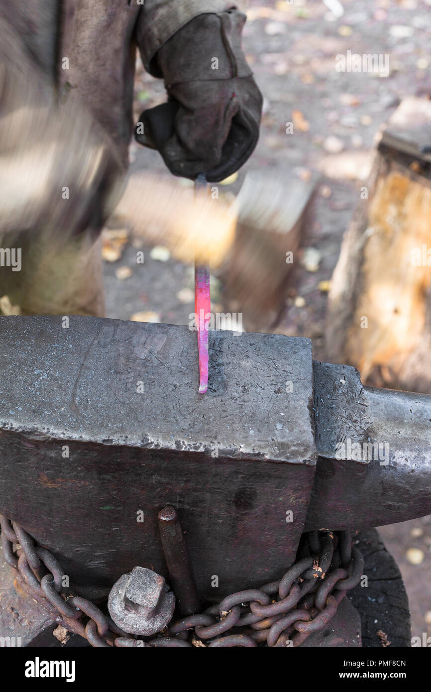 Forges forging hi-res stock photography and images - Alamy