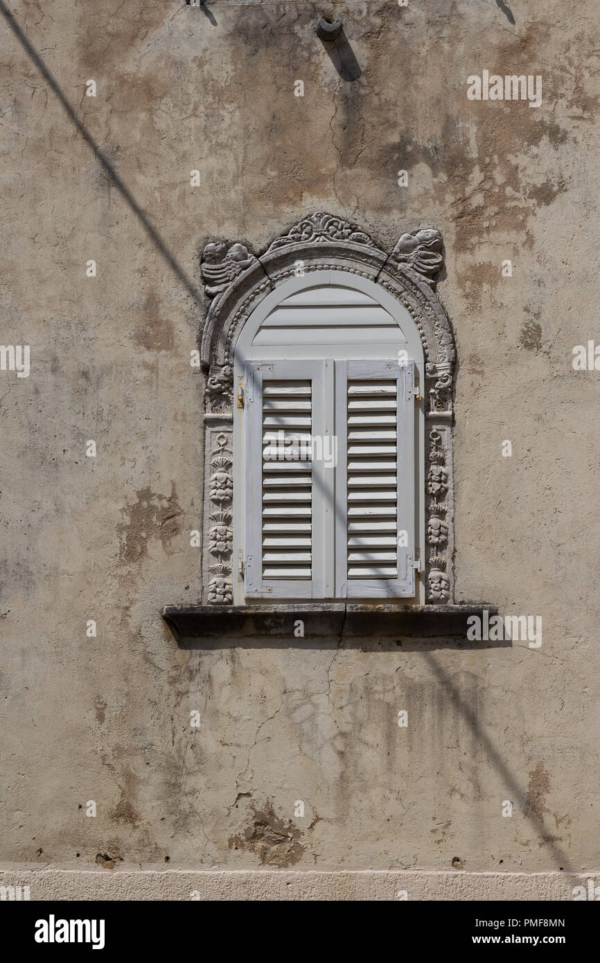 Cable crossed hi-res stock photography and images - Alamy