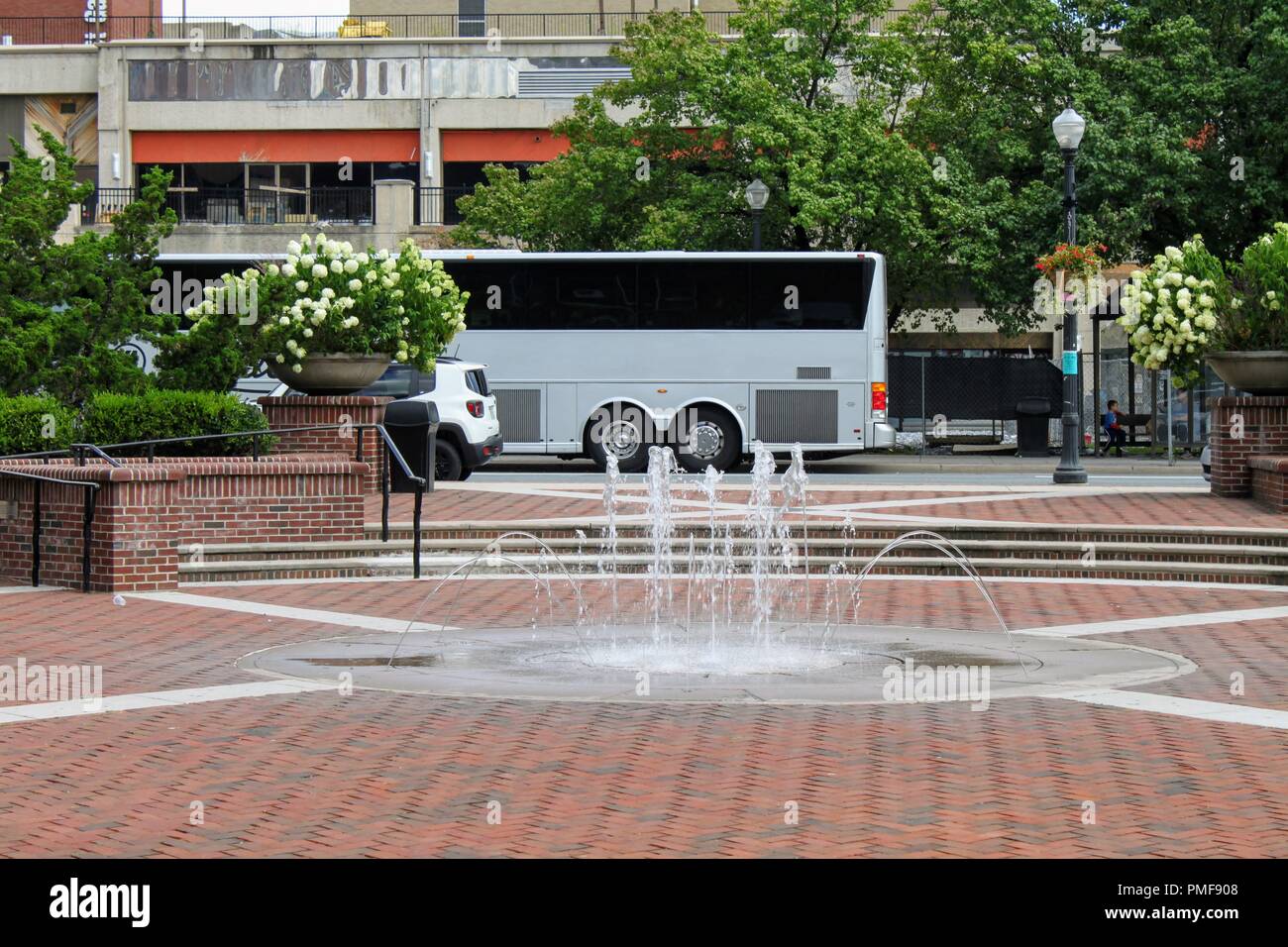 Courtyard water fountain hi-res stock photography and images - Alamy