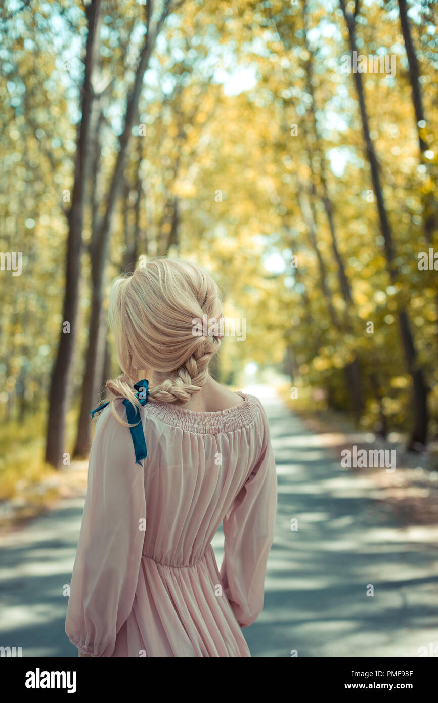 Beautiful woman from behind hi-res stock photography and images - Alamy