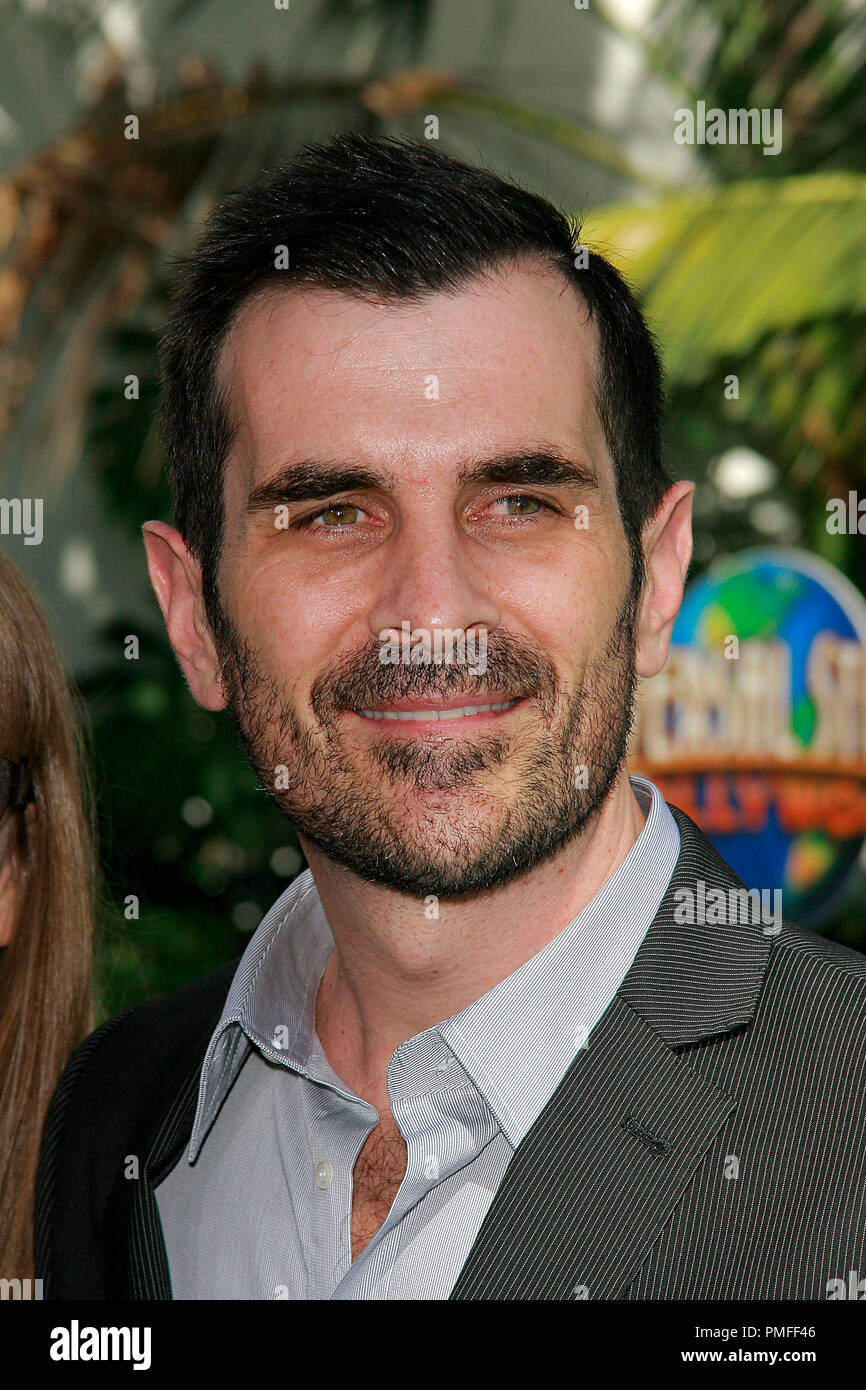 The Incredible Hulk Premiere Ty Burrell 6-8-2008 / Universal CityWalk ...