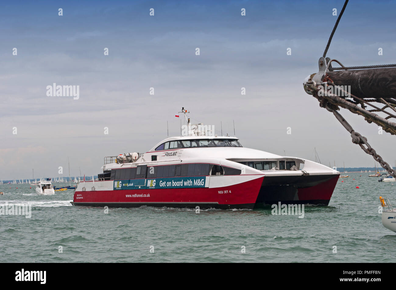 Red Jet Hi-Speed catamaran Red Jet 4 approaching Cowes, the Solent ...