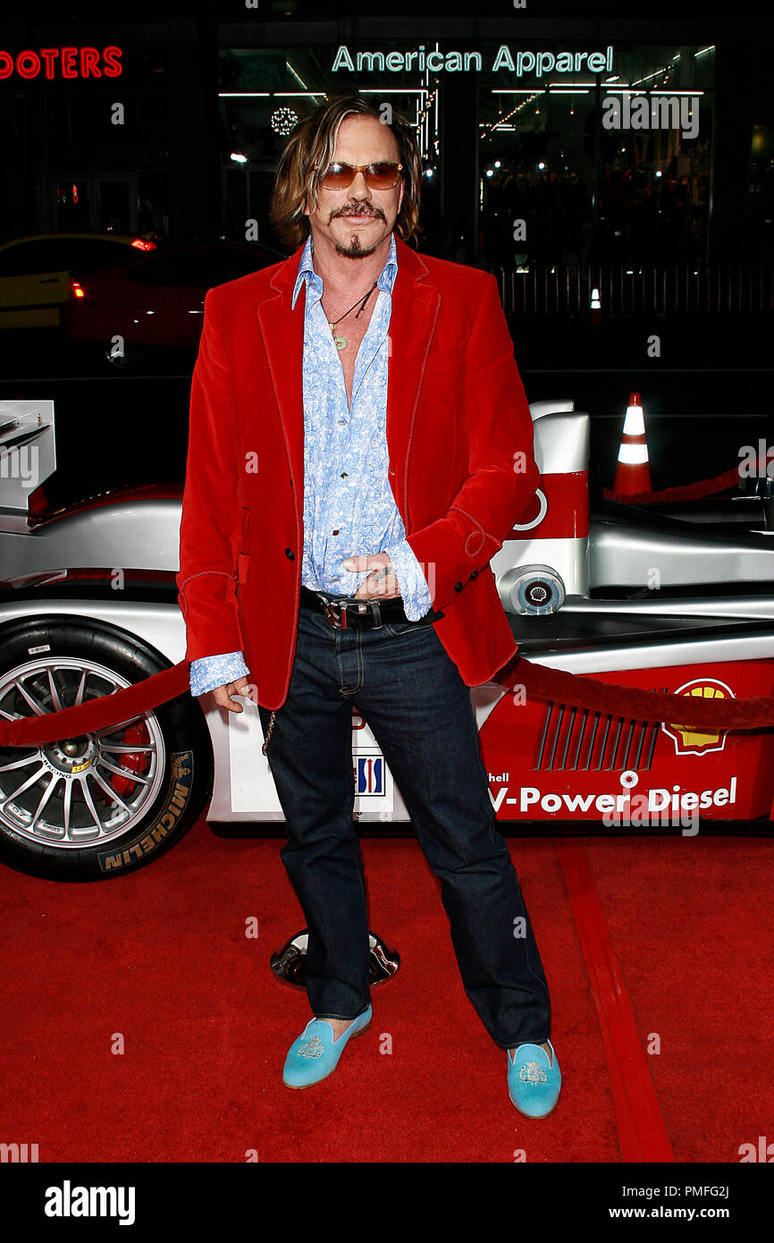 Blue velvet blazer hi-res stock photography and images - Alamy