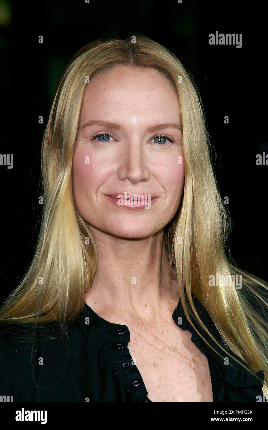 "The Wrestler" Premiere Kelly Lynch 11-6-2008 / Grauman's Chinese ...