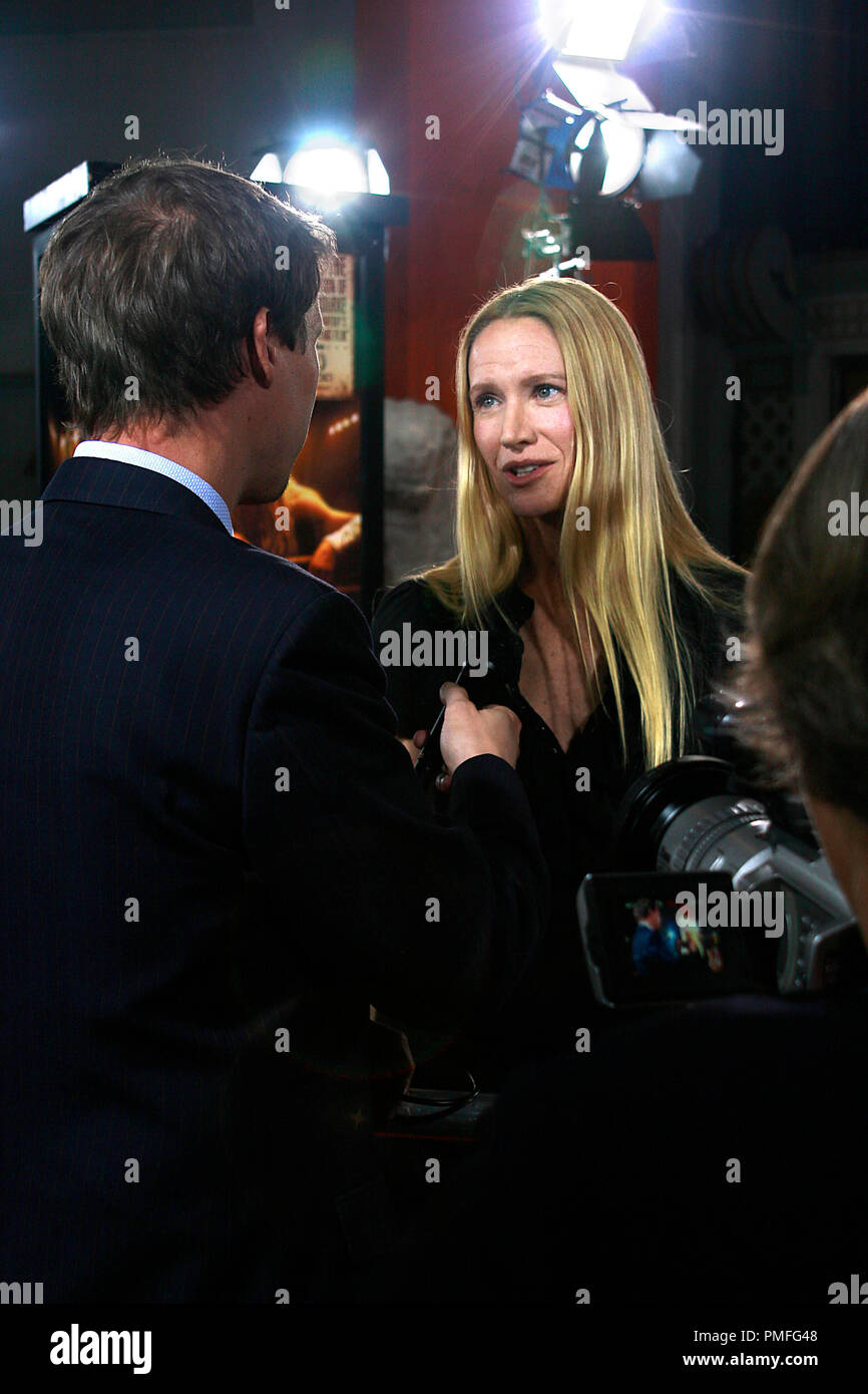 "The Wrestler" Premiere Kelly Lynch 11-6-2008 / Grauman's Chinese ...
