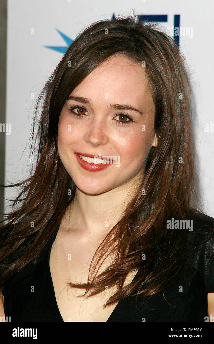 Defiance Premiere Ellen Page 11-9-2008 / Cinerama Dome ArcLight Theater ...
