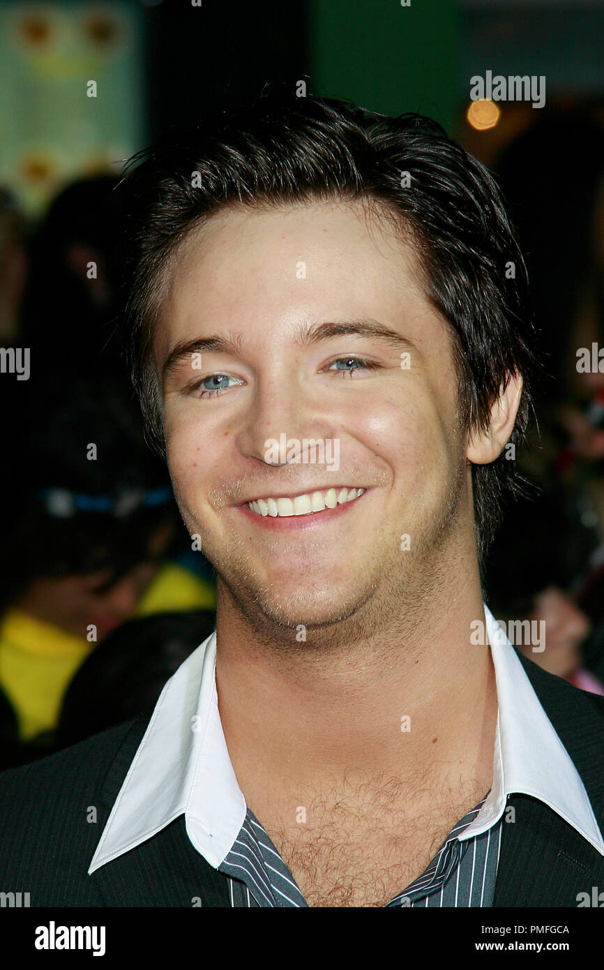 "Twilight" Premiere Michael Welch 11-17-2008 / Mann's Village Theater ...