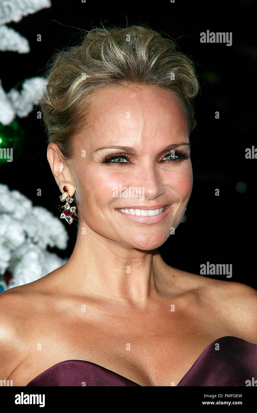 "Four Christmases" Premiere Kristin Chenoweth 11-20-2008 / Grauman's ...