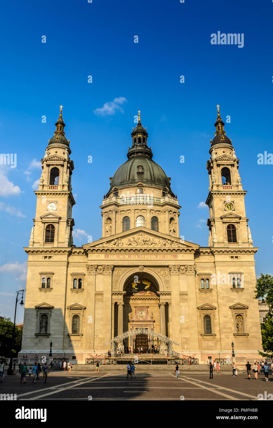 Saint stephans basilica hi-res stock photography and images - Alamy
