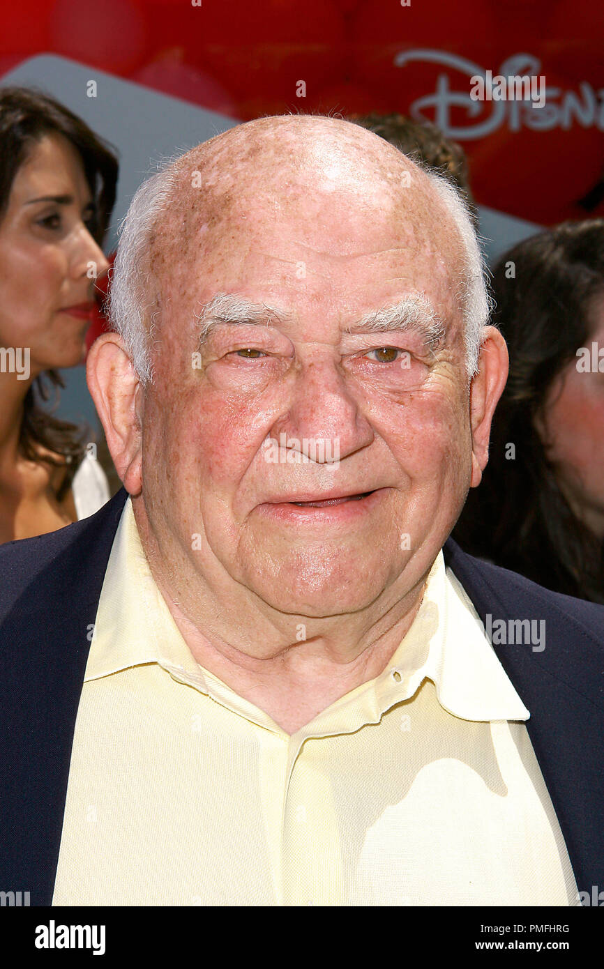 Ed Asner at the Los Angeles Premiere of Disney Pixar's "Up" Premiere at ...