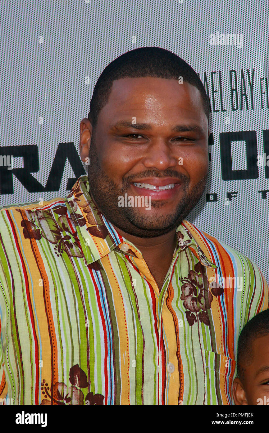 Anthony Anderson at the Premiere of DreamWorks / Paramount's ...