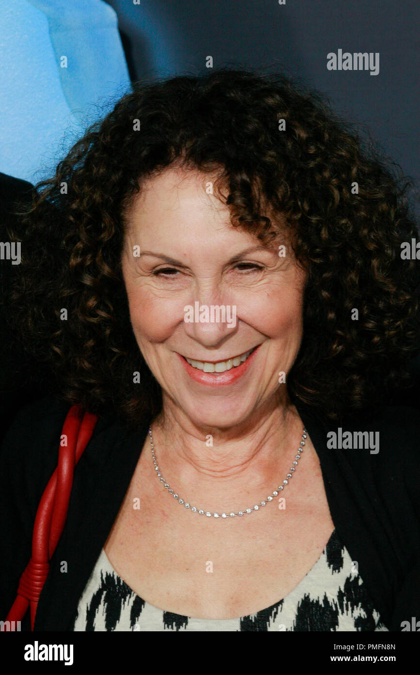 Rhea Pearlman at the Premiere of 20th Century Fox's "Avatar". Arrivals ...