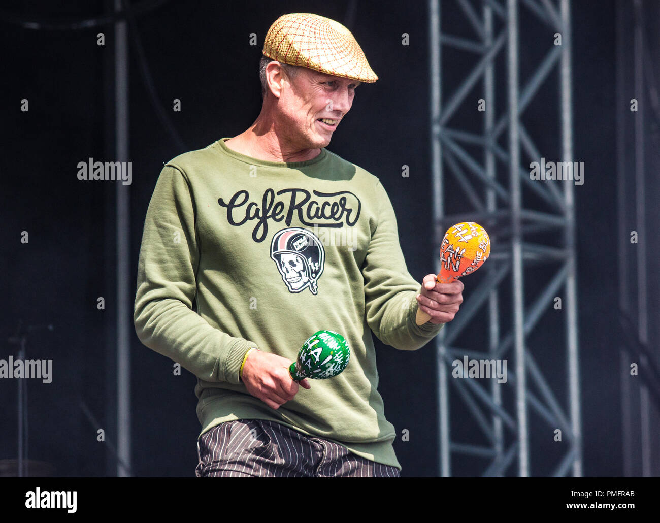 Happy mondays band performing hi-res stock photography and images - Alamy
